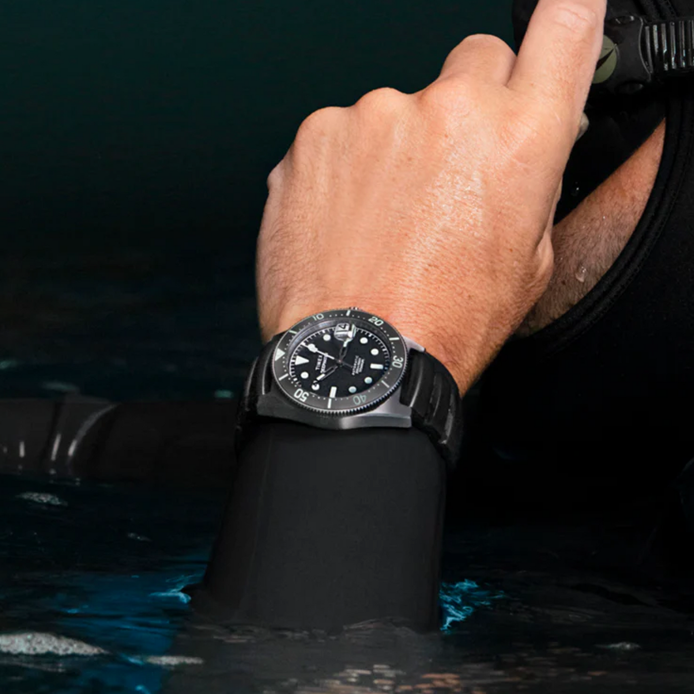 Timex Deepwater Reef 200 Men's 40mm Titanium Automatic Watch TW2W73800